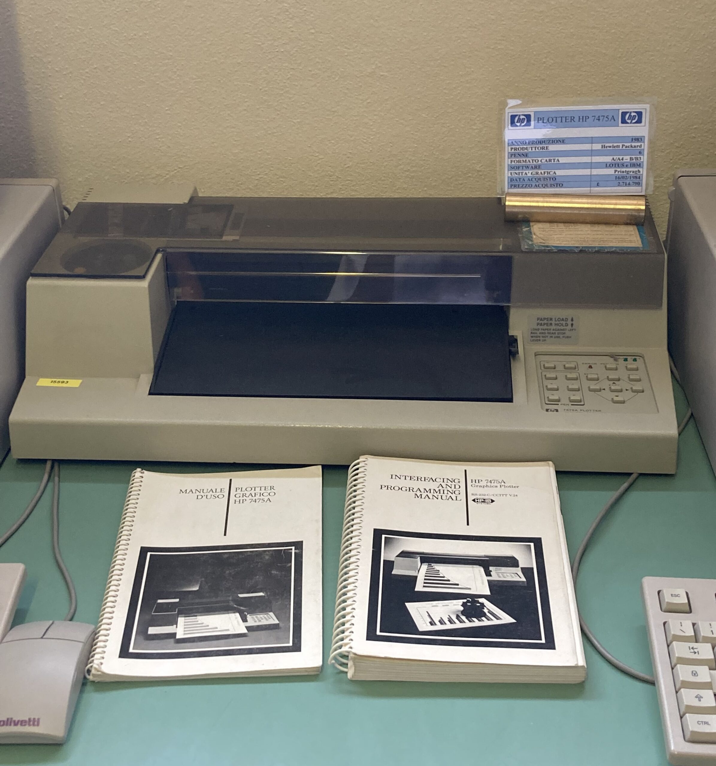 Plotter HP 7475A - Museo I.S.I.I.
